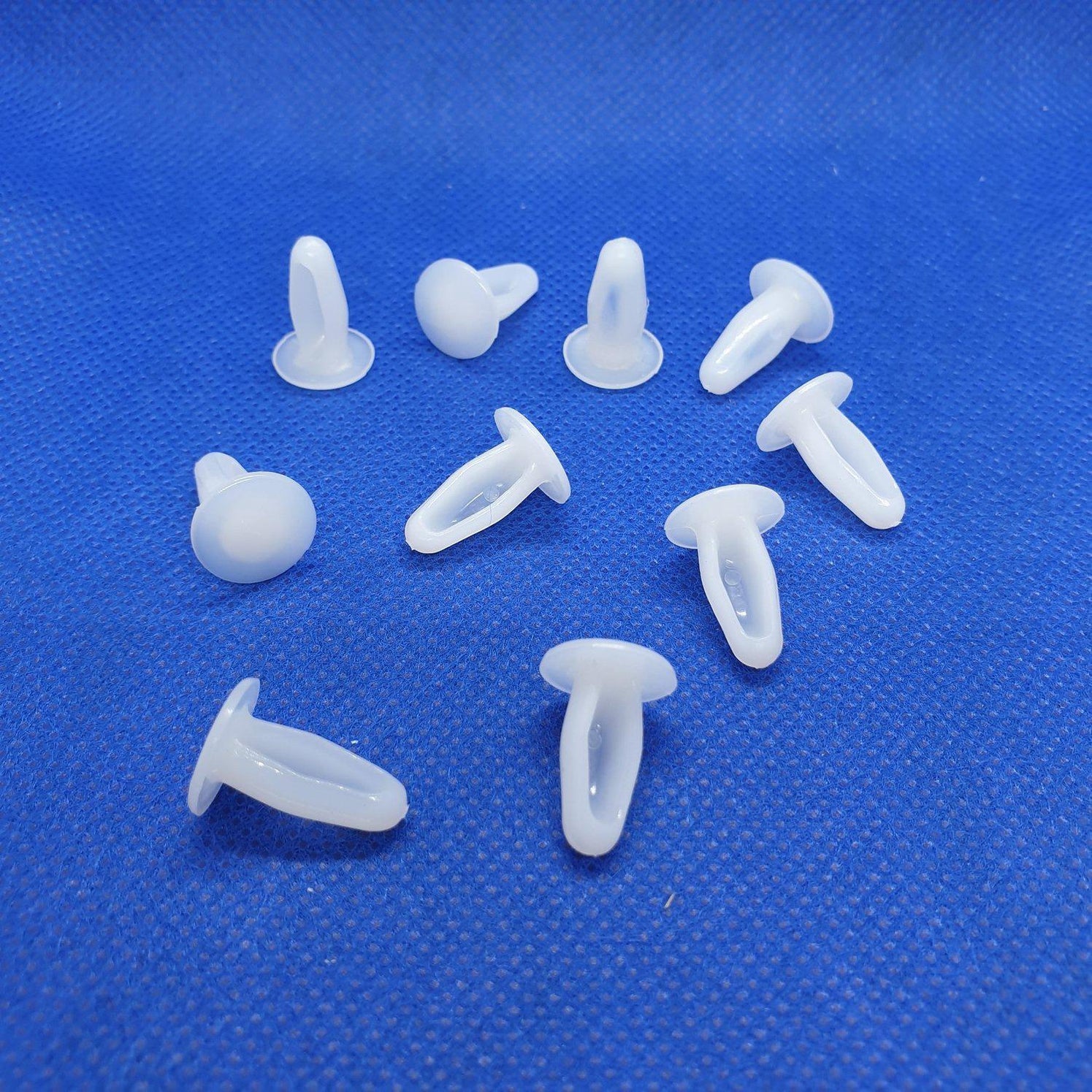 Screws, Rivets & Thumbsnaps — Hang and Display