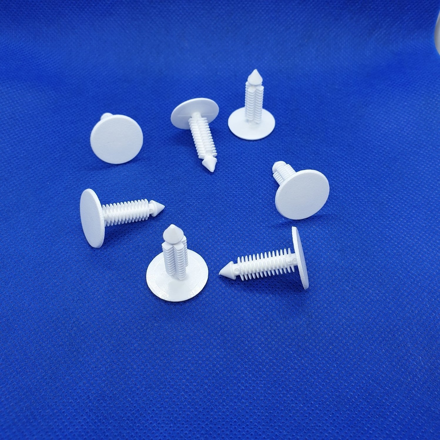 Christmas Tree Clip Fastener Push In Panel Joiner DIS14 — Hang and Display