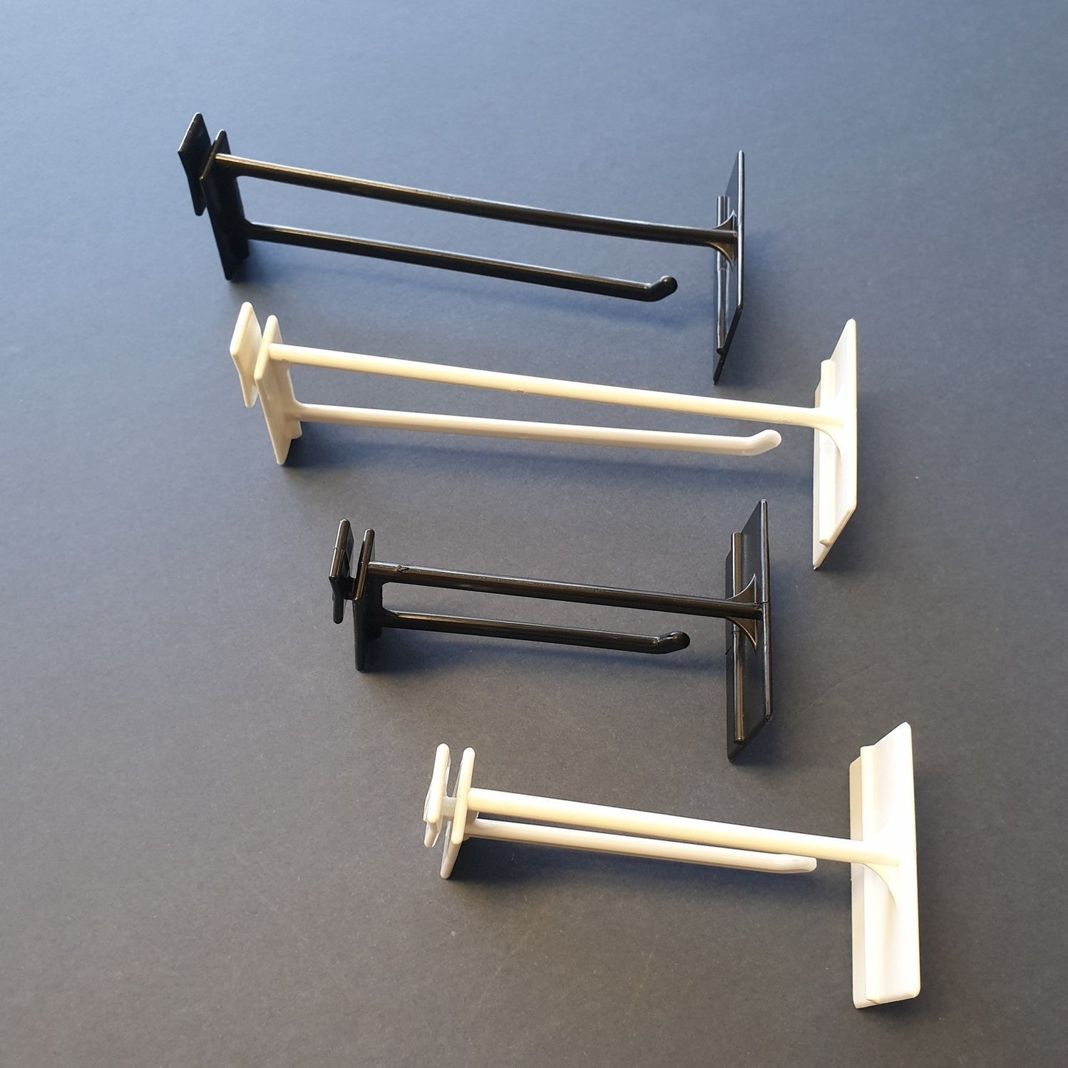 Corrugated Display Twin Hook with Scan Plate Plastic Merchandising Hoo ...