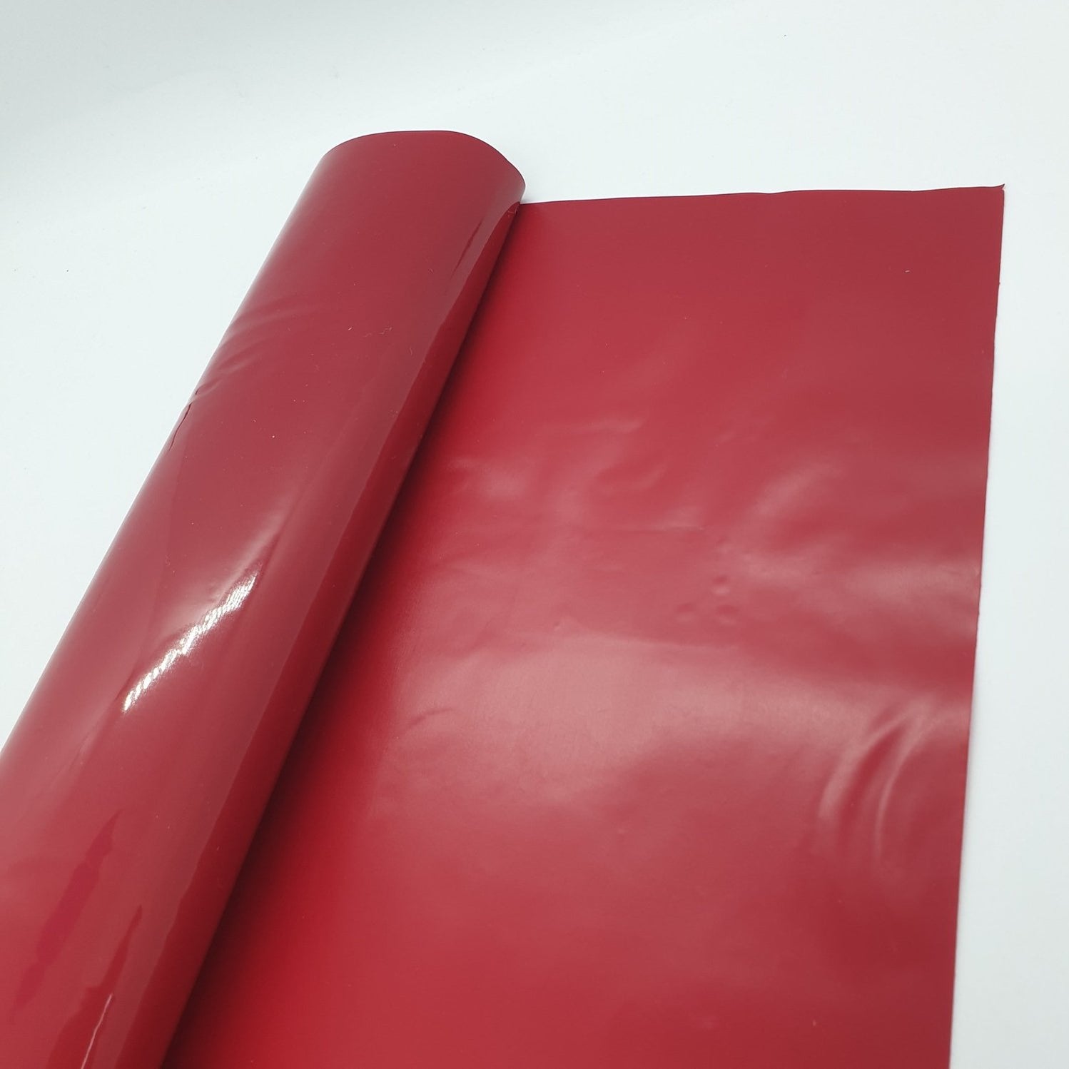 Decorative Thick Plastic Wrap Sheet Red 1.3 x 50 Meters — Hang and Display