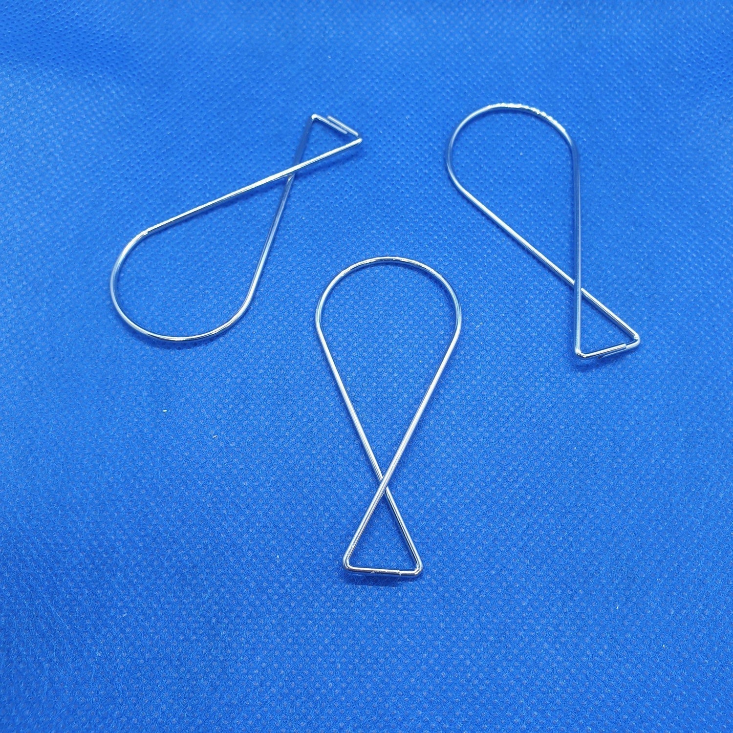 Fish Tail Ceiling Grid Hook for Suspended Ceilings HAN10 — Hang and Display