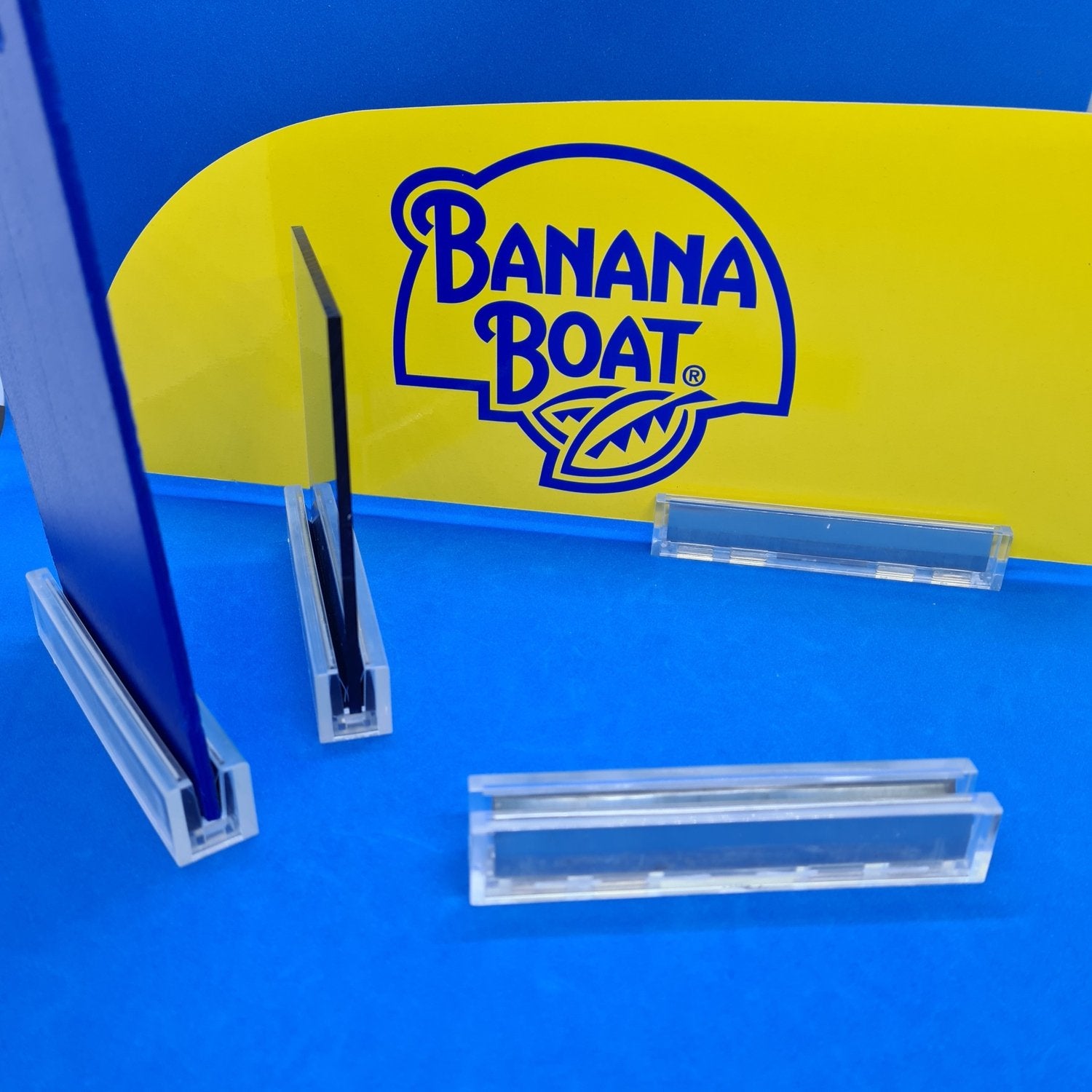 Magnetic Header Card Aisle Signage Holder MCH — Hang and Display