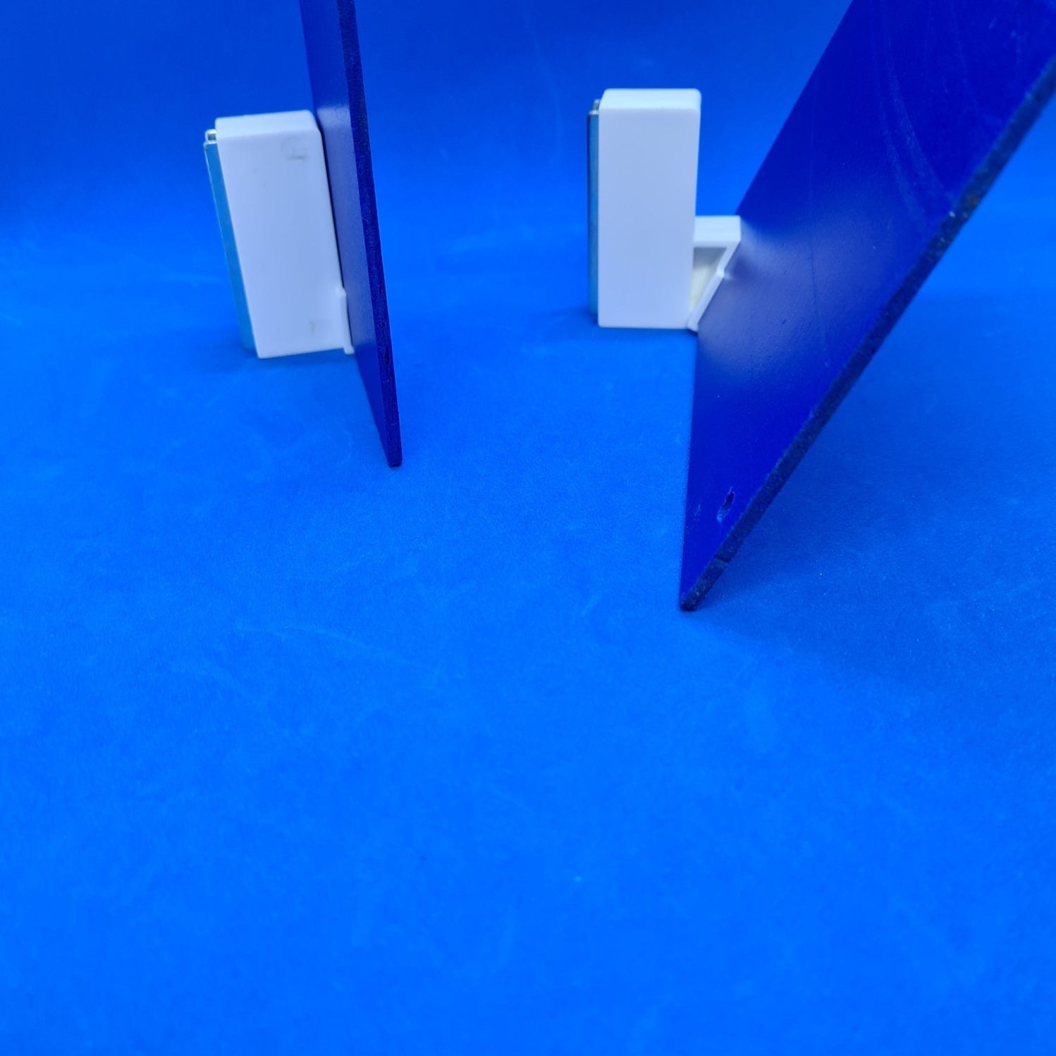 Magnetic Header Card Sign Holder Clip Wall Mount — Hang and Display