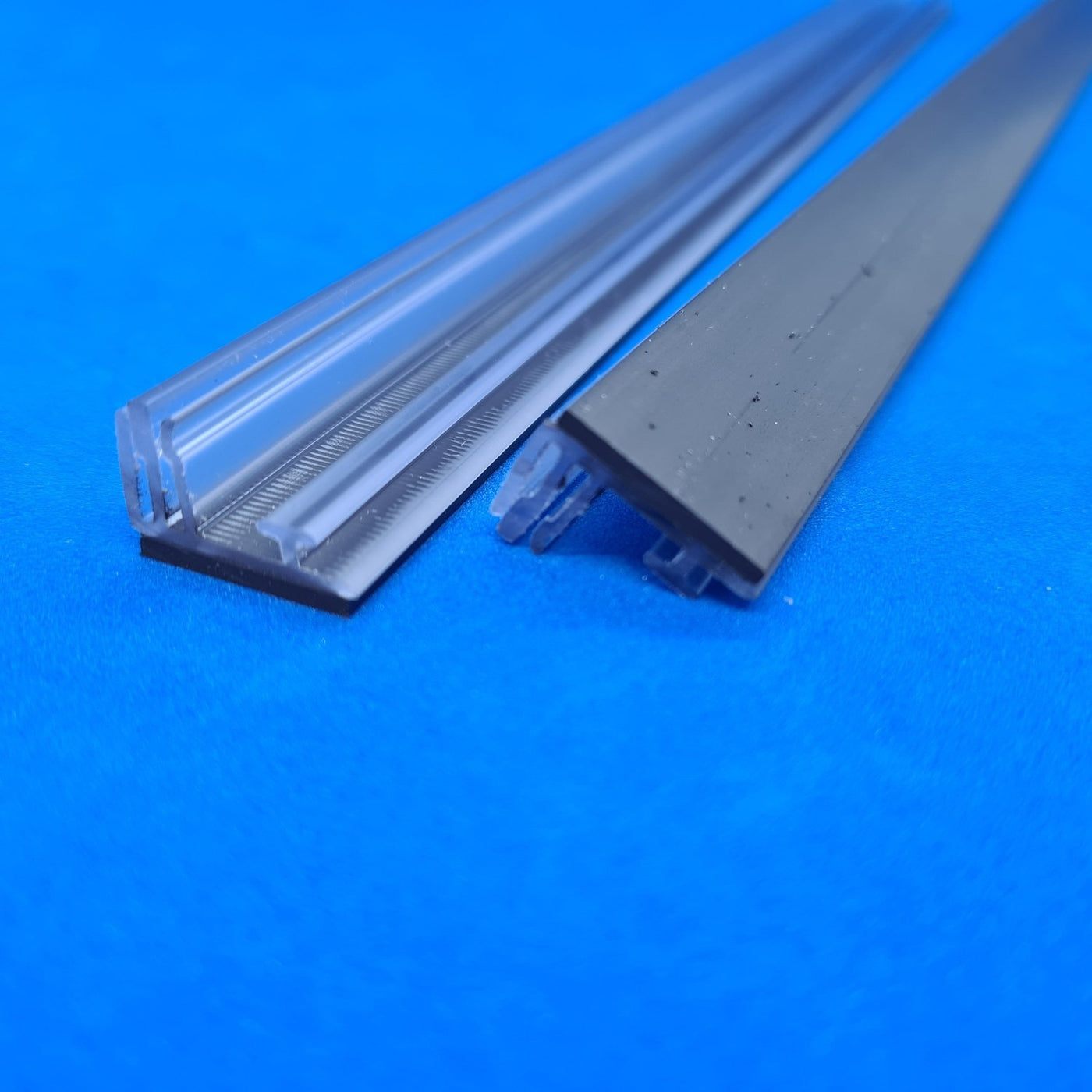 Magnetic Shelf Merchandising Rail with Double Card Holder and T-Rail ...