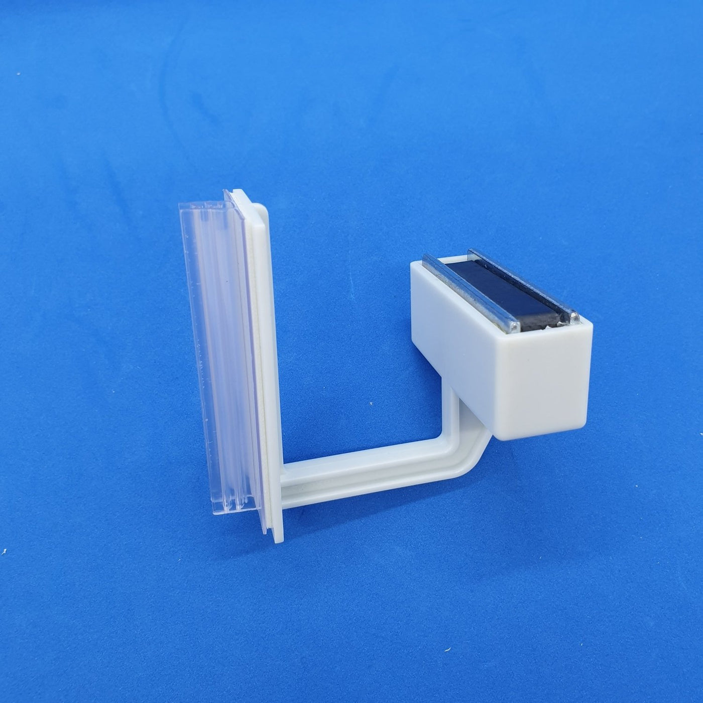 Magnetic Shelf Mounted Aisle Blade Holder with Gripper RAZ6 — Hang and ...