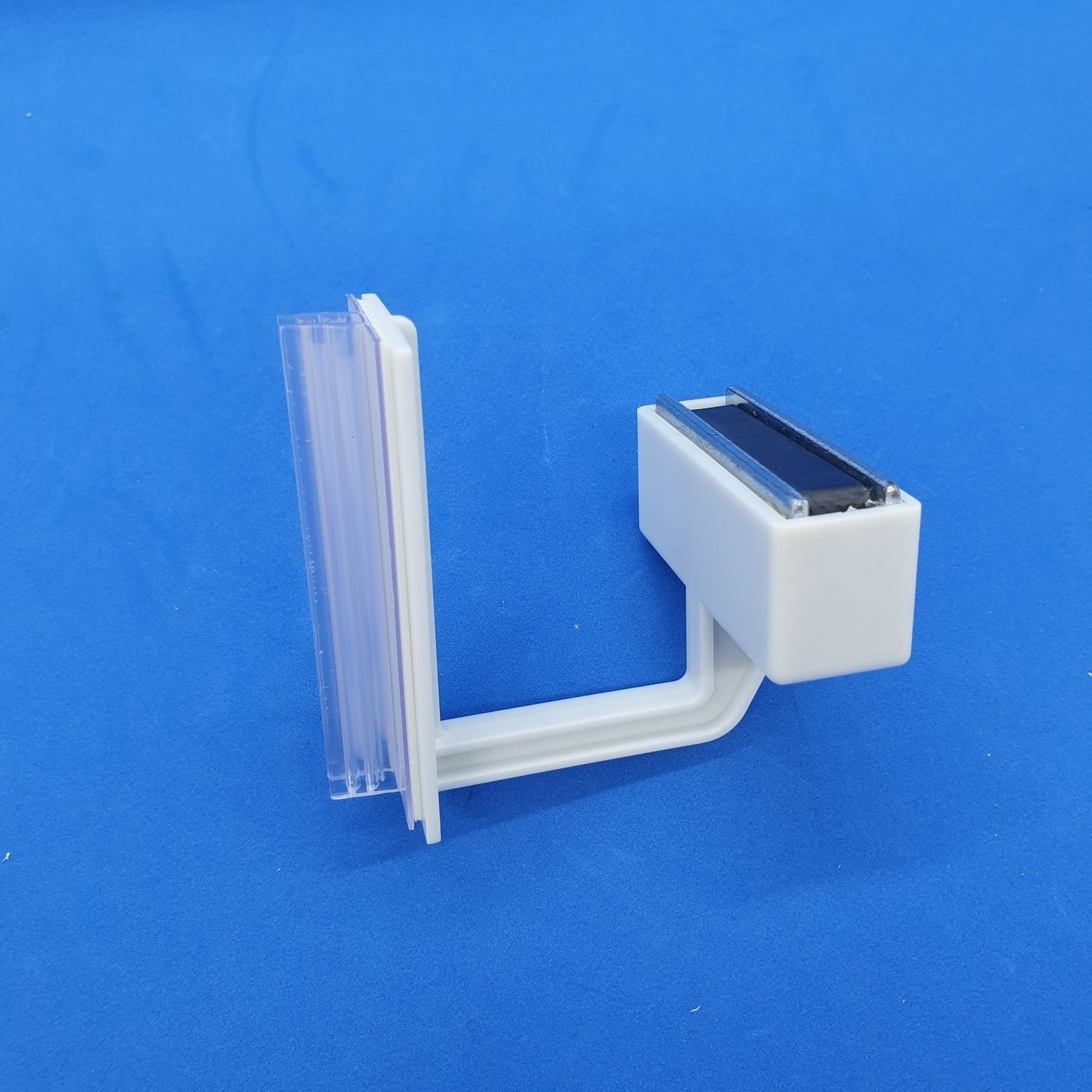 Magnetic Shelf Mounted Aisle Blade Holder with Gripper RAZ6 — Hang and ...