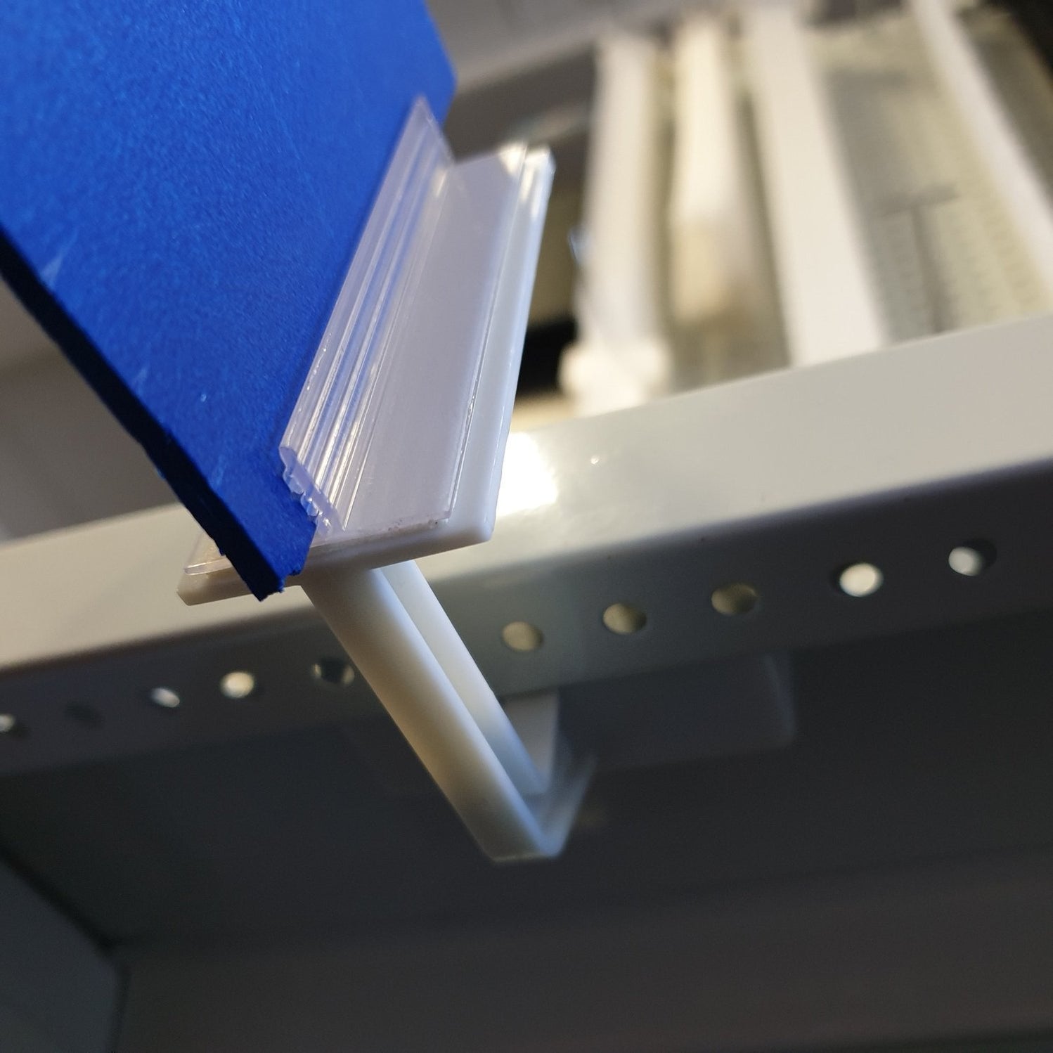 Magnetic Shelf Mounted Aisle Blade Holder with Gripper RAZ6 — Hang and ...