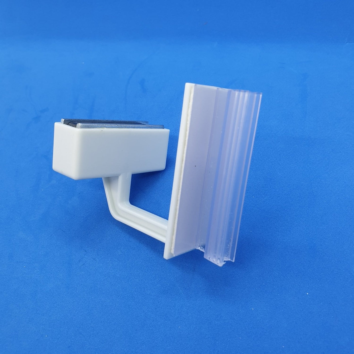 Magnetic Shelf Mounted Aisle Blade Holder with Gripper RAZ6 — Hang and ...