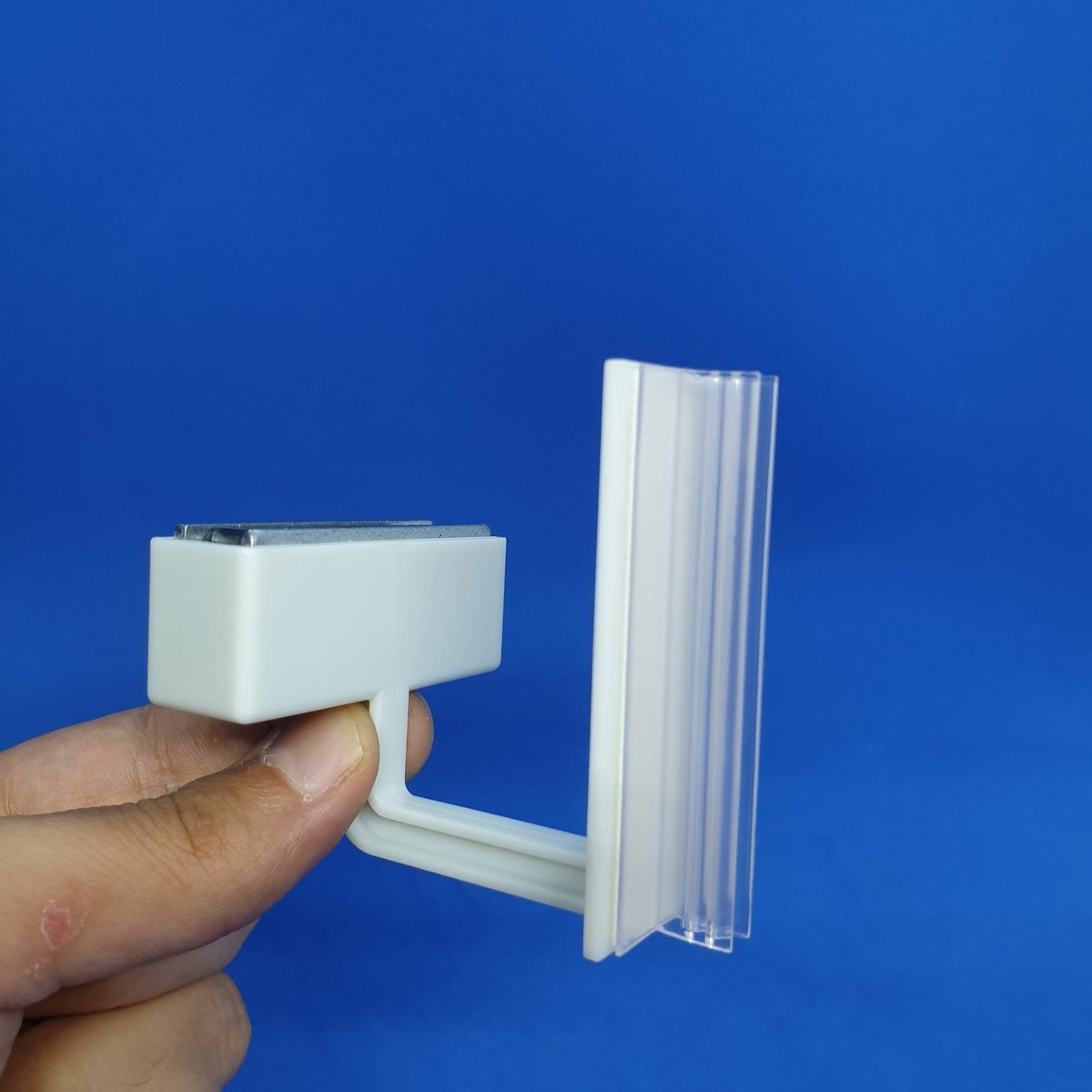 Magnetic Shelf Mounted Aisle Blade Holder with Gripper RAZ6 — Hang and ...