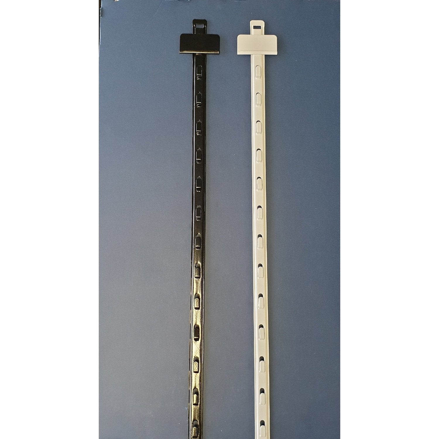 Metal Hang Strip 15 Station 860mm SEL7 — Hang and Display