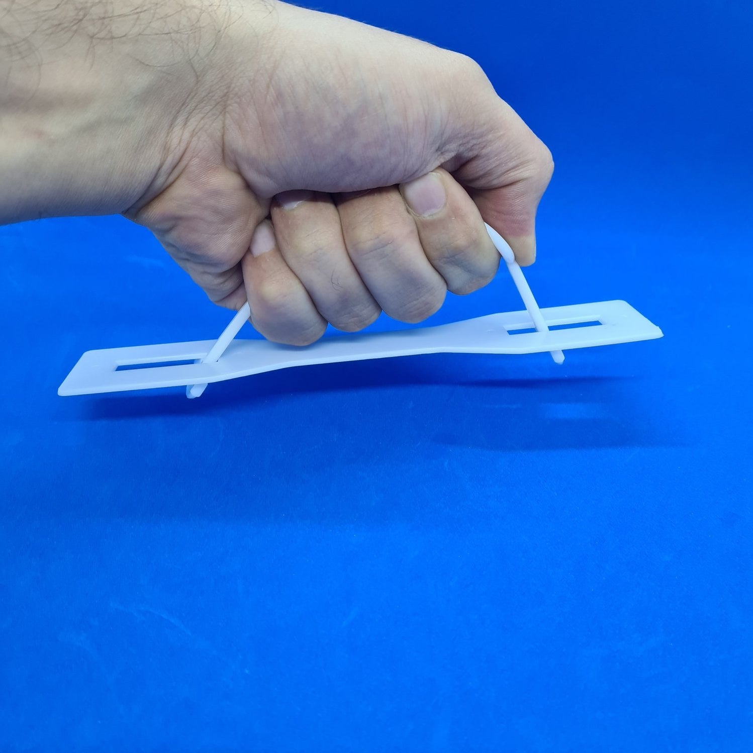 Plastic Handle with Reinforcing Back Plate for Cardboard Boxes — Hang ...