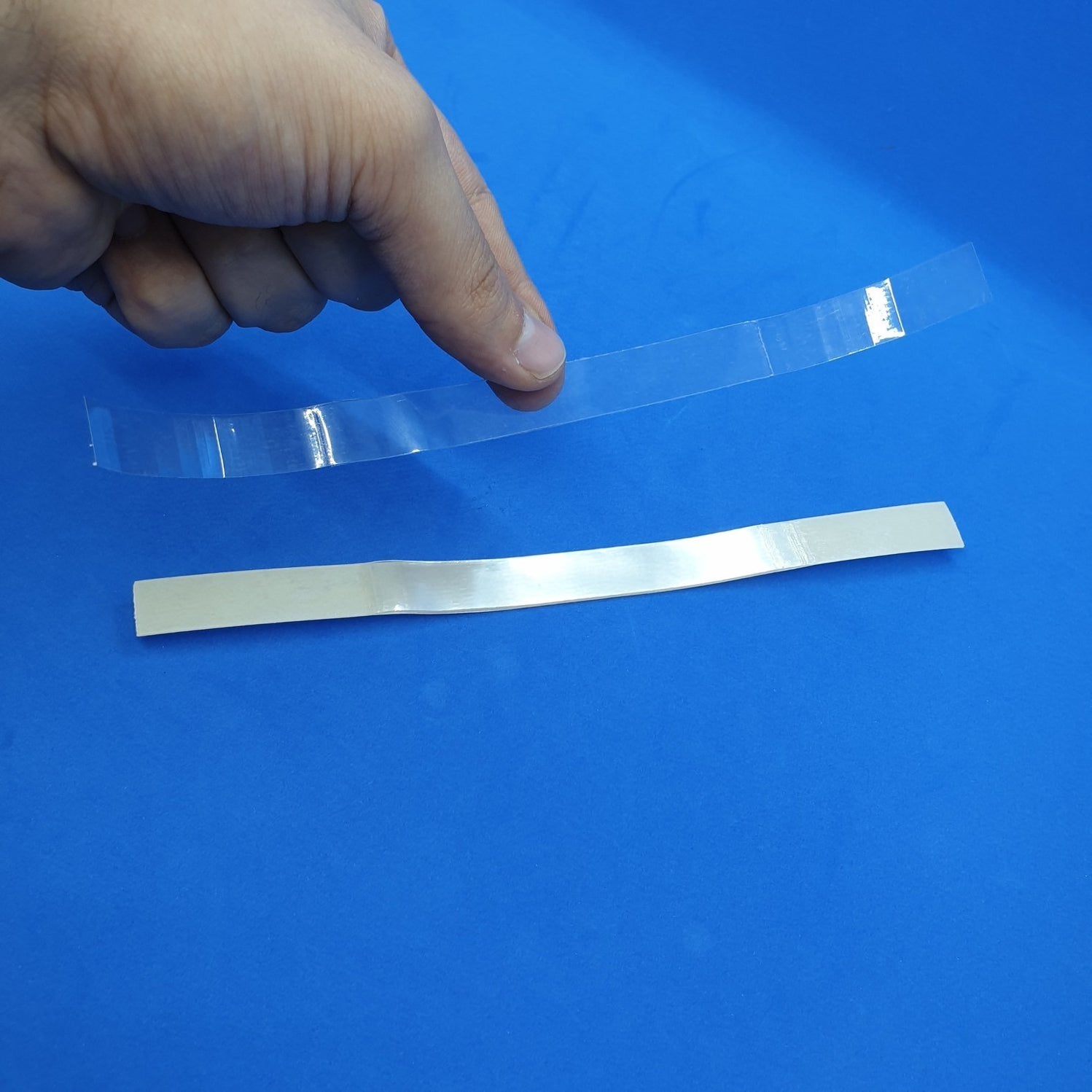 Self Adhesive Hang Tabs Flexi Handle REF-1005 — Hang and Display