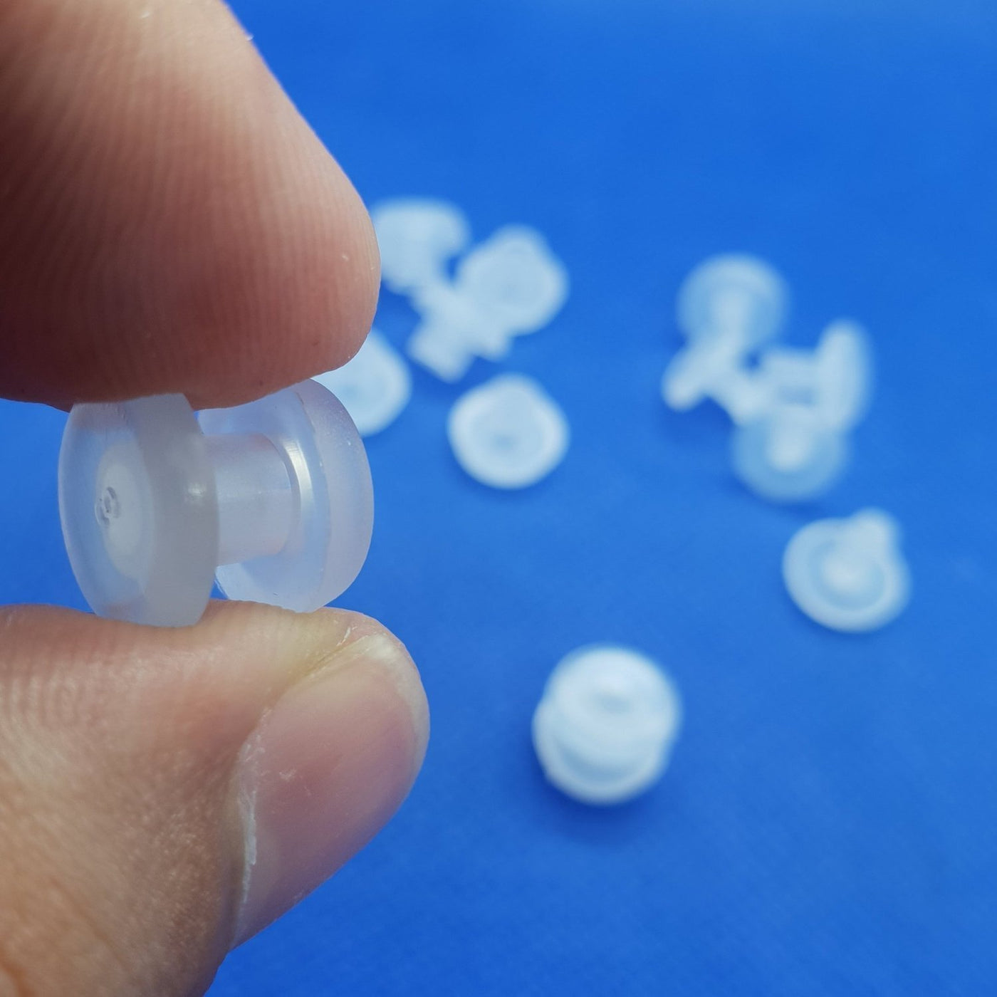 Snap Lock Plastic 5mm Capacity Defilock Rivet DIS8 — Hang and Display