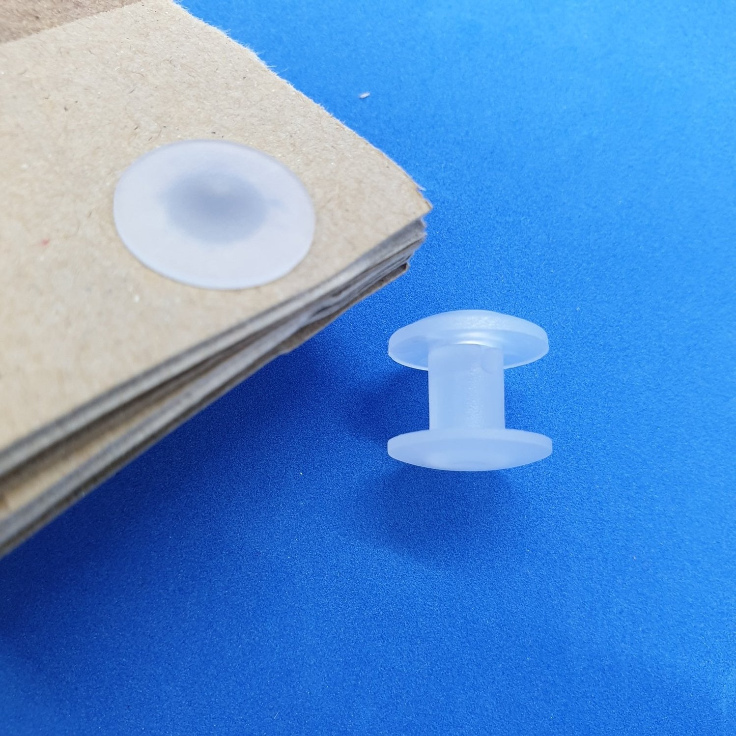 Snap Lock Plastic Exe Snap Rivet DIS11 — Hang and Display