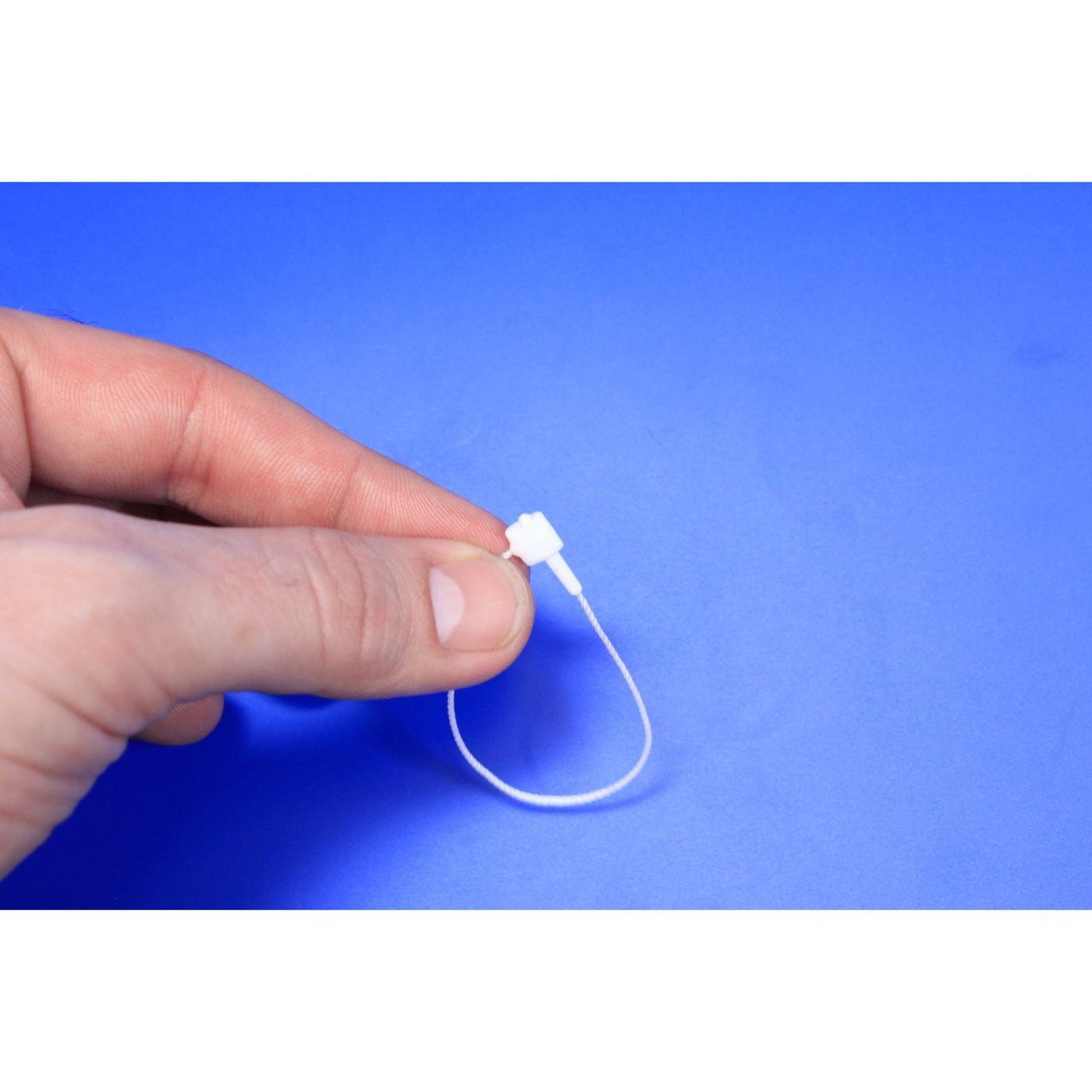 Textile Hang Tag Loop Attacher Cords Swing Tags ATT18 — Hang and Display