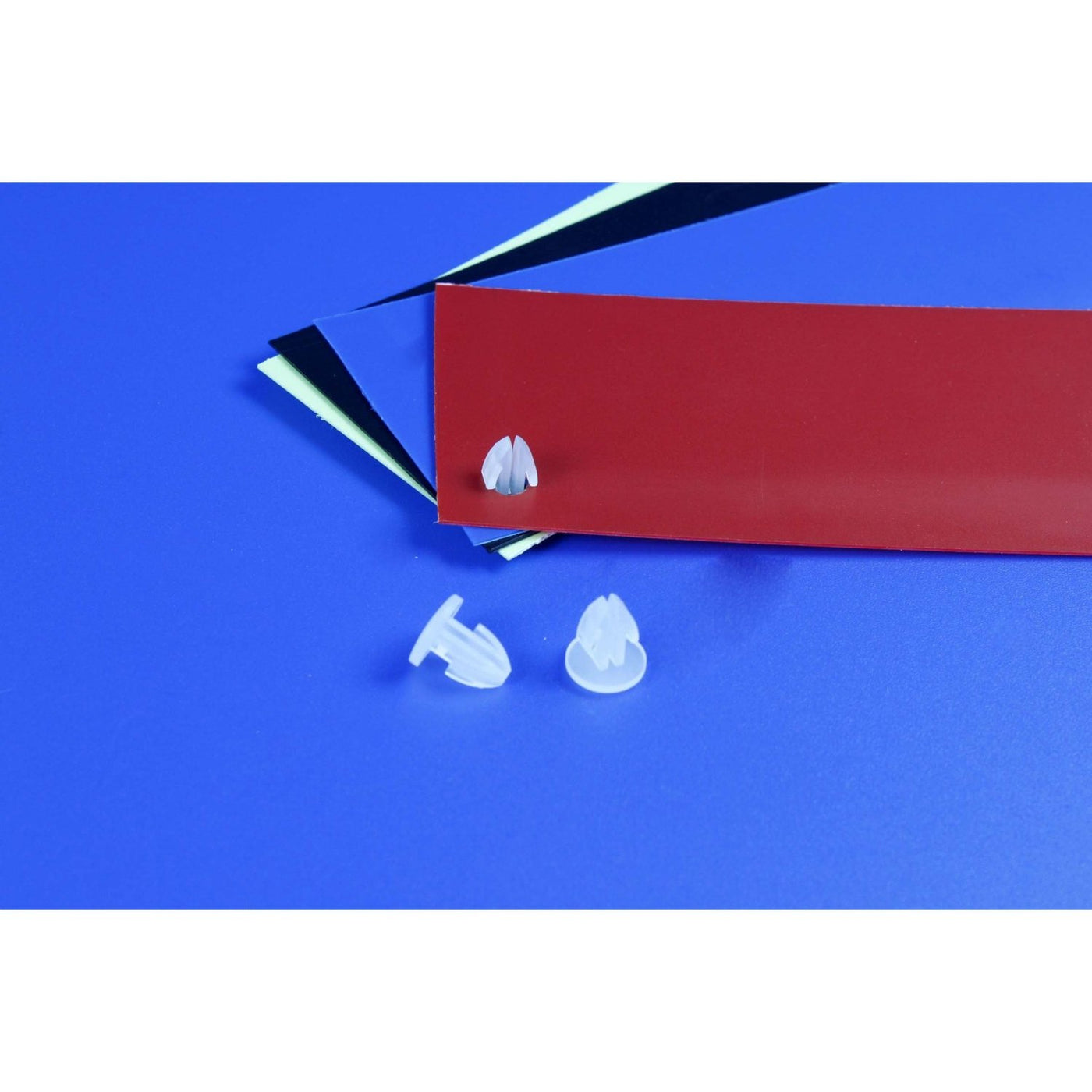 Thumb Snap Plastic Rivet Pin DIS6 — Hang and Display