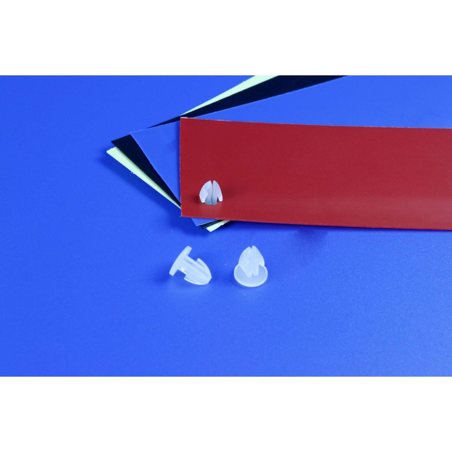 Thumb Snap Plastic Rivet Pin DIS6 — Hang and Display