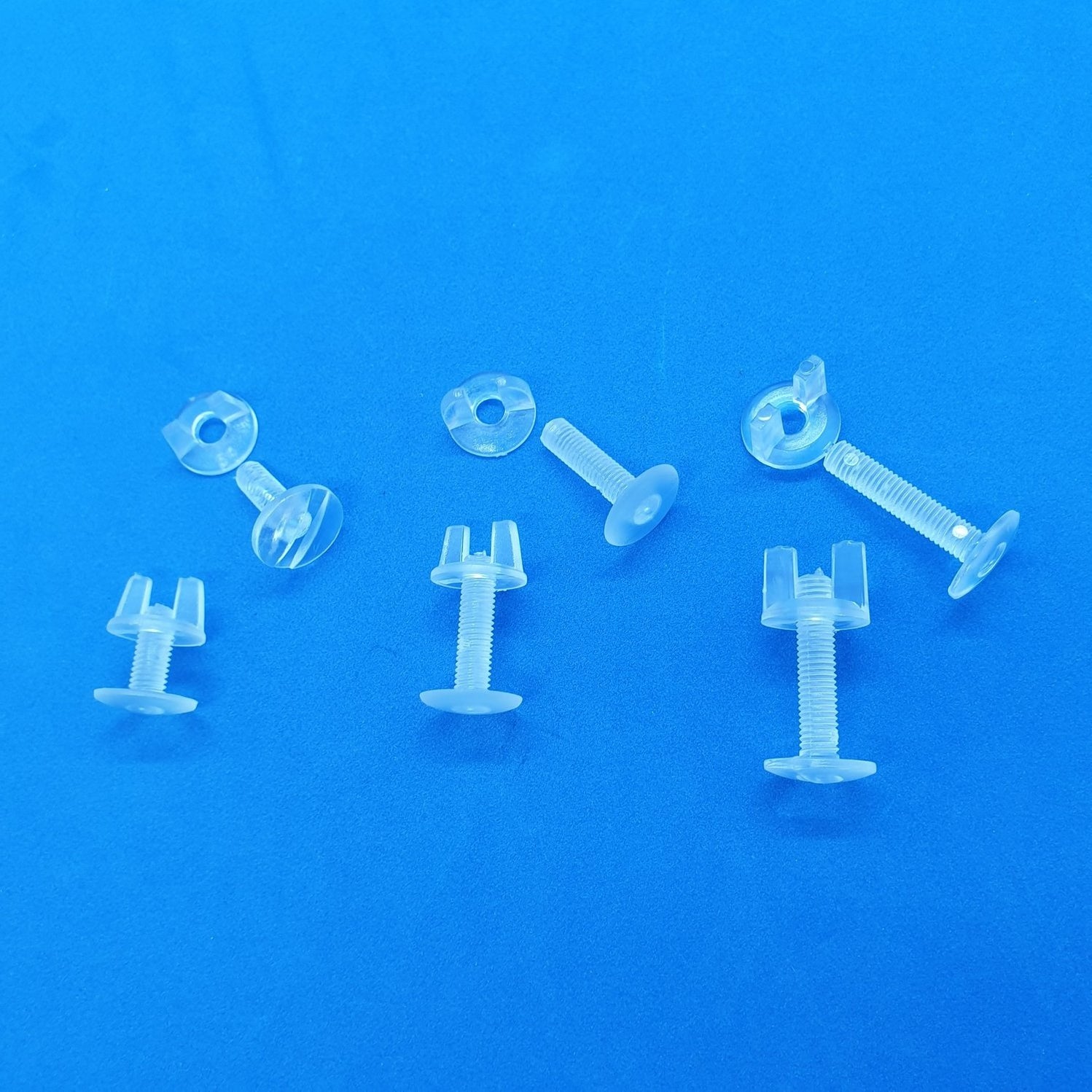 Viking Screw and Wing Nut Transparent Plastic DIS5 — Hang and Display