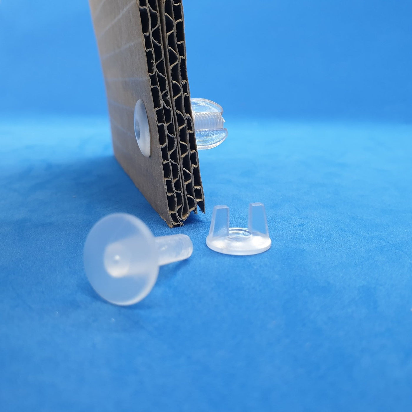 Viking Screw and Wing Nut Transparent Plastic DIS5 — Hang and Display