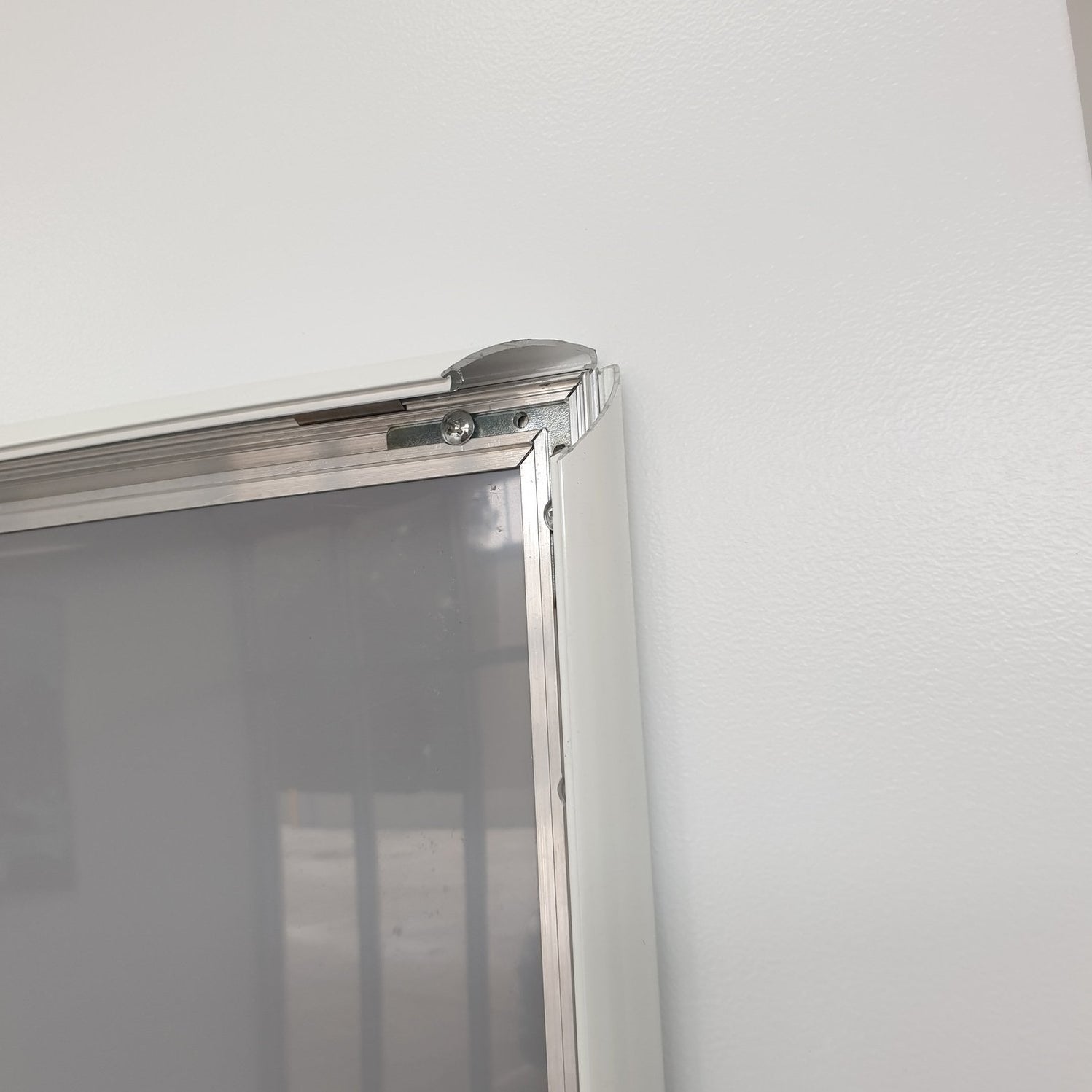 White Snap Lock Aluminium Poster and Sign Frame Mitred Corners — Hang ...